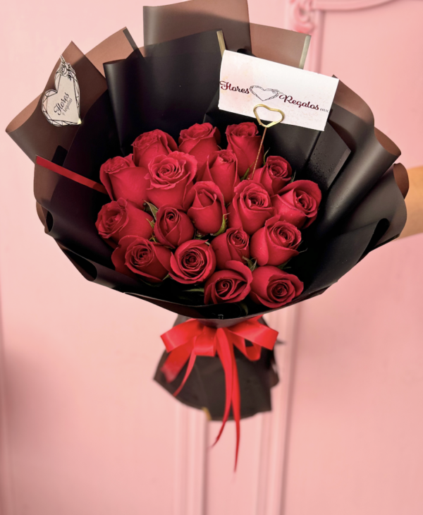 Ramo de 18 Rosas rojas - Flores & Regalos